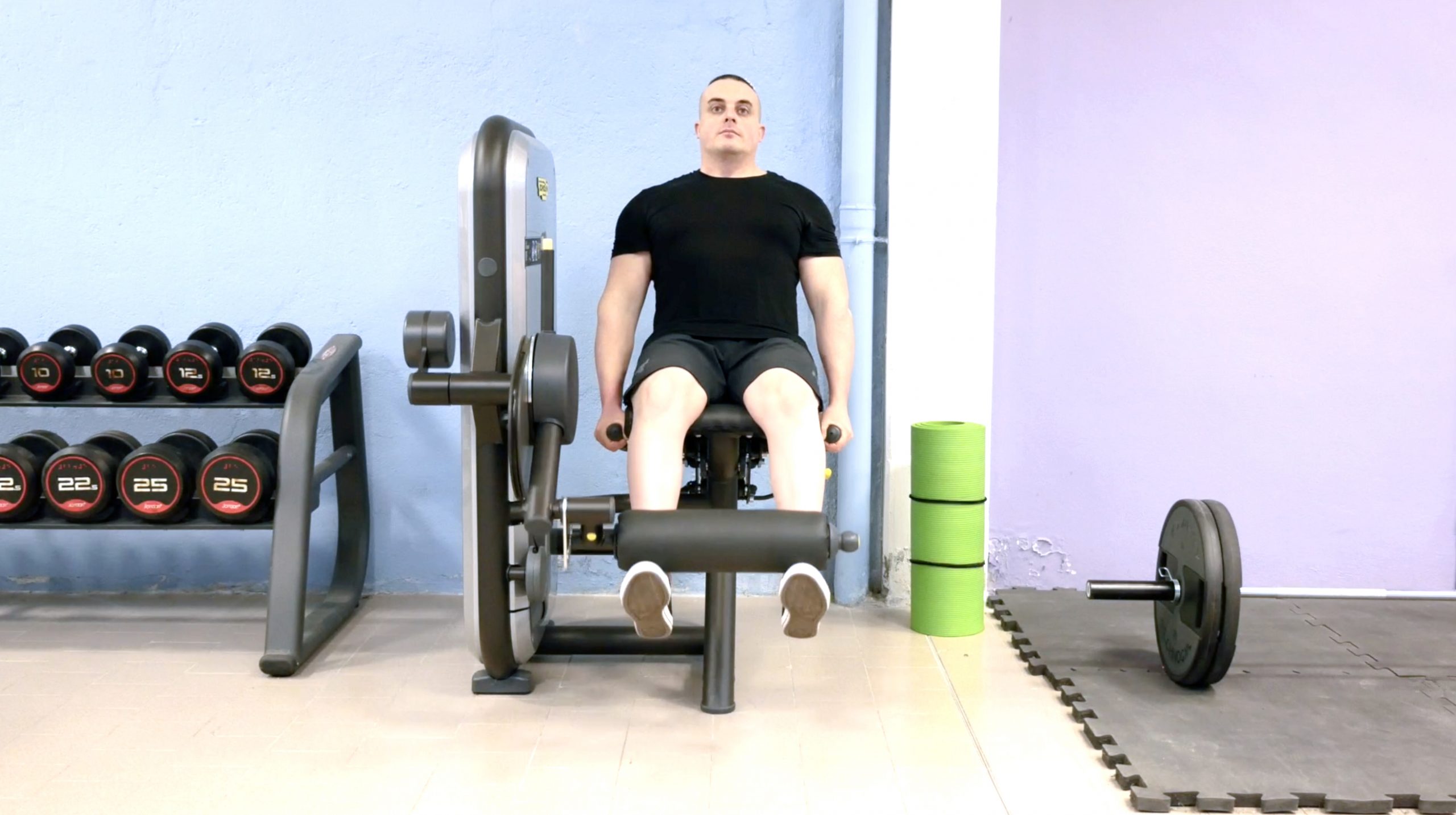 Esercizi Gambe: Leg Extension • Luca Grisendi Personal Trainer Online